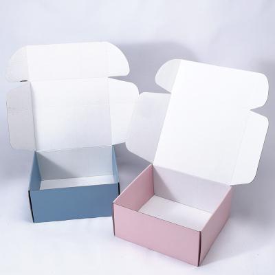 China Customized Die Cut CMYK Printing Hard Shipping Boxes for Customized Clothes Packaging for sale