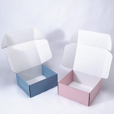 China Customized Die Cut CMYK Printing Hard Shipping Boxes for Customized Clothes Packaging for sale