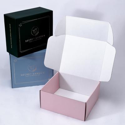 China Customized Die Cut CMYK Printing Hard Shipping Boxes for Customized Clothes Packaging for sale