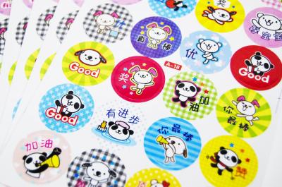 Cina Colori Smiley Carta Adesivi fogli Giocattoli didattici prescolare taglia personalizzata Logo in vendita