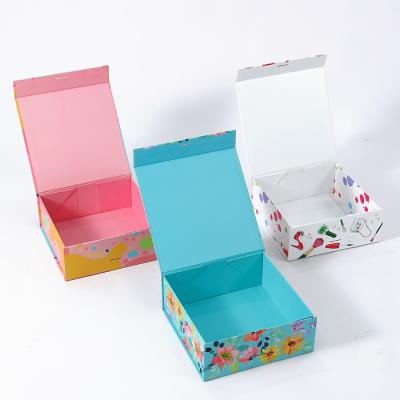 China Gepersonaliseerd logo rigide opvouwbaar karton Magnetisch sluitpapierdoosje voor aangepaste cadeautjes Te koop