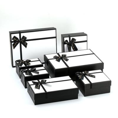 China CMYK Pantone Colour Printing Elegant Customized Reusable Gift Box with Ribbon Bow for sale