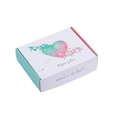 China Custom Order Accepted Printing White Packaging Gift Box Corrugated Paper Mailer Box for sale