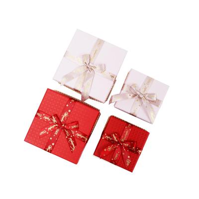 China Elegant Wedding Party Present Gift Box with Handle and Lid Customized Die Cut Accepted for sale