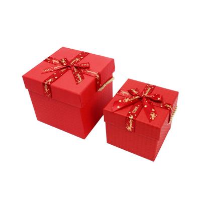 China Elegant Wedding Party Present Gift Box with Handle and Lid Customized Die Cut Accepted for sale
