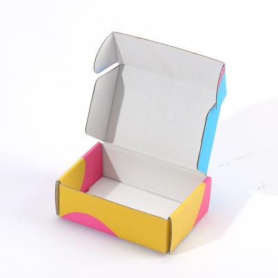 China Customized Die Cut Corrugated Cajas CMYK Pantone Colour Small Cardboard Mailing Mailer Box for sale