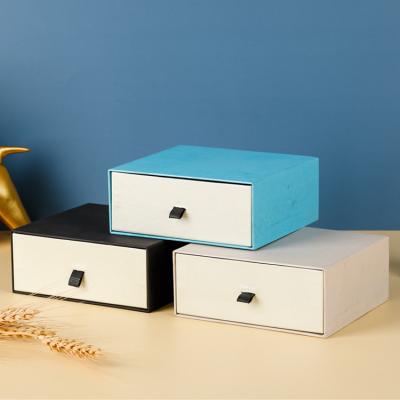 China Recyclable Cardboard Packaging Gift Box with Lids Custom Design and Bulk for sale