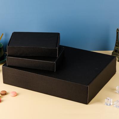 China Logotipo personalizado Caixa de correio corrugada preto fosco para tamanho personalizado Caixas de envio aceitas à venda