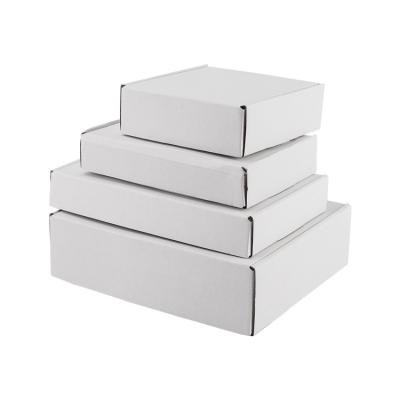 China Folders Logotipo personalizado Roupas Calçados Embalagem Caixa de cartão corrugado branco Para envio à venda