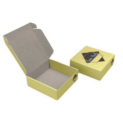 China Small Durable Apparel Packaging Boxes Corrugated Cardboard Square Shipping Box for sale
