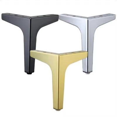 Cina Triangolo Metalli mobili Gambe Decorazione del soggiorno Divano Piedi lucidatura in vendita