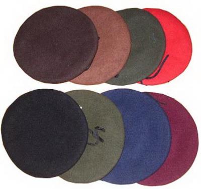 China Flat Top Military Beret with Elastic Band Closure and Lightweight Construction for sale