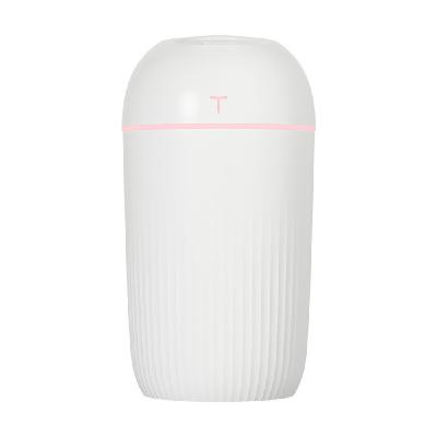 China USB Mini Car Aroma Diffuser Humidifier Air Purifier USB Powered and Perfect for Travel for sale