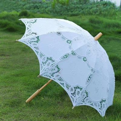 Cina Logo personalizzato ombrello da sposa in pizzo bianco per favori e regali di nozze alla moda in vendita