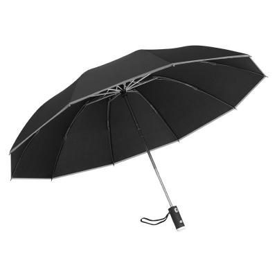 China Um guarda-chuva de tempo de negócios com lanterna LED e função de retrocesso à venda