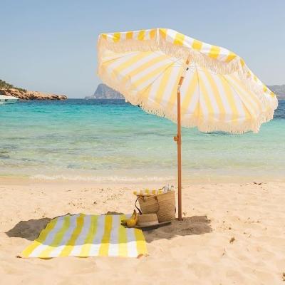 Cina Grande tenda da spiaggia portabile con ombrello solare anti-UV con telaio in fibra di vetro con logo personalizzato in vendita