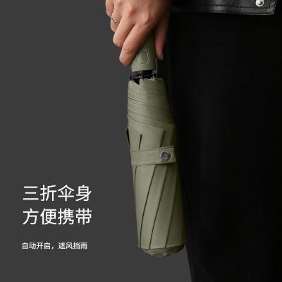 Cina 190T Nylon Triple Fold Umbrella per supporto a prova di vento e personalizzazione del logo in vendita