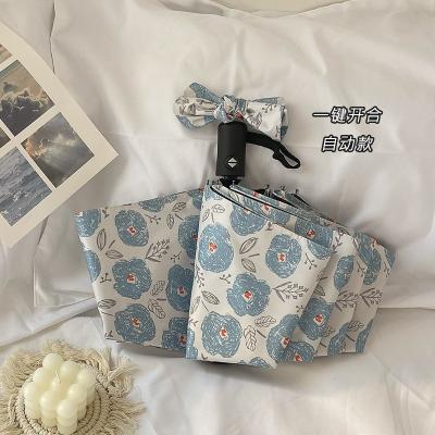 Cina Aspetto personalizzato Livello Blu Fiori Ombre da sole Protezione solare Ombrello con telaio in metallo in vendita
