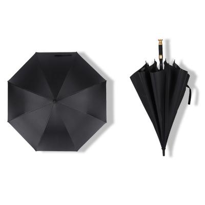 China Um guarda-chuva de golfe para adultos de estilo minimalista com impressão de logotipo personalizado e função de bloqueio UV à venda