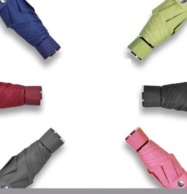 China Zonnebrandcrème Winddicht Outdoor Reizen Vijfvoudig Kleine paraplu Reclame Geschenk paraplu Te koop