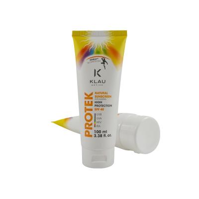 China 15 ml de color personalizado vacío Squeeze Tube labios brillante lápiz labial Balsamo Squeeze Tube embalaje tubo de plástico en venta