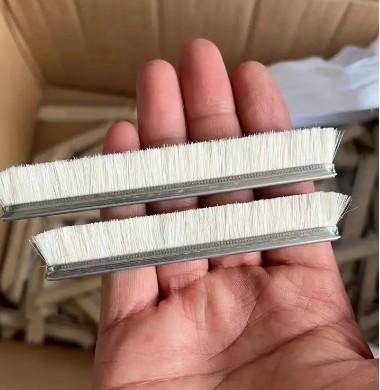 China Industrial Custom Replaceable Wool Brush Aluminium Alloy Strip Brush for sale