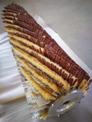 Cina Grana 180 Rullo di carta vetrata all'ossido di alluminio Spazzola per lucidatura in sisal per lucidatrice per legno in vendita