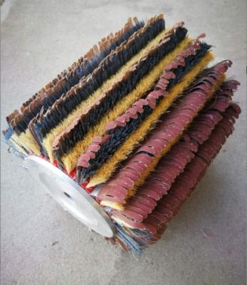 Cina Grana 180 Rullo di carta vetrata all'ossido di alluminio Spazzola per lucidatura in sisal per lucidatrice per legno in vendita