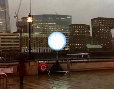 中国 230V 90CM 160CM 三脚台 400W LED イベント照明 空気に膨らませた気球装置 販売のため