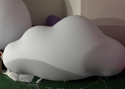 Китай Надувная модель облака со специальной 3D-декорацией в форме облака, светящимся и настраиваемым логотипом продается