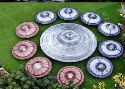 Cina Decorazione artistica gonfiabile gigante per esterni, disco volante alieno con luce LED e motivo personalizzato in vendita