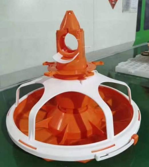 2.5 Quarts Round Poultry Food Dish 3