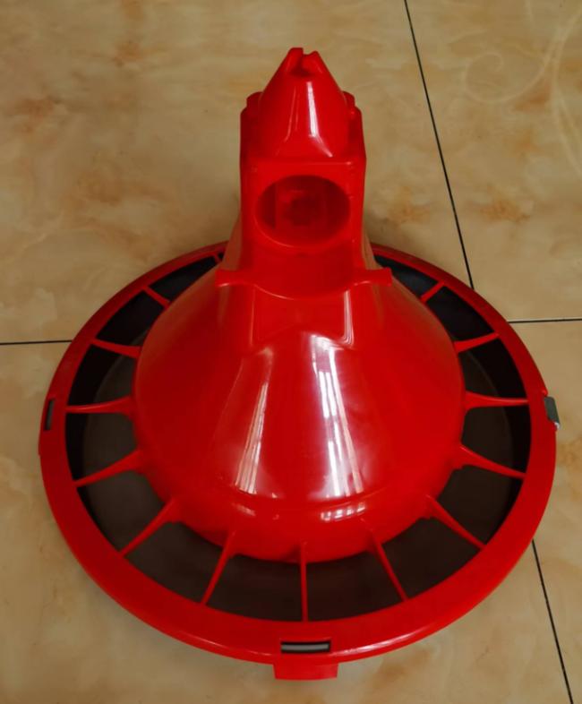 2.5 Quarts Round Poultry Food Dish 0