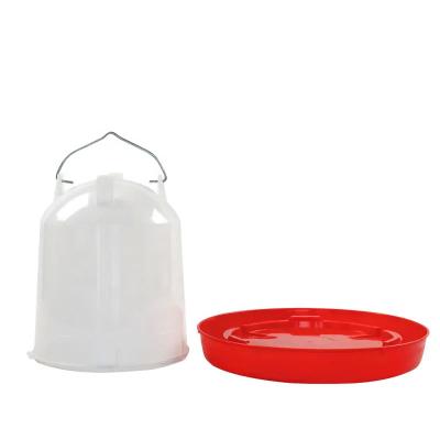 China Nieuwe Type Rode Kip Drinker Met Been Water Emmer Handmatige Gevogelte Feeder En Drinker Landbouw Apparatuur Te koop