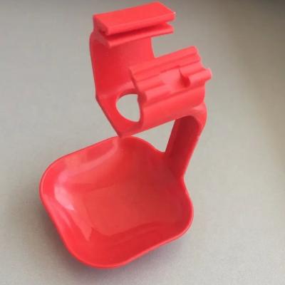 中国 ウズラ家禽水ニップル システム用ダブル ウィング ツイン ロック ニップル ドリンカー 販売のため
