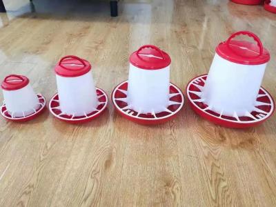 中国 新しいタイプレッドチキンドリンカー脚水バケツ手動家禽フィーダーとドリンカー農業機器 販売のため