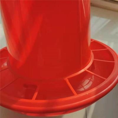 中国 さまざまなサイズの手動プラスチック製鶏の給餌器と水飲み器 販売のため