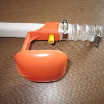 Cina 22mm 25mm Sistema di abbeveraggio per capezzoli di pollame Abbeveratoio per capezzoli da allevamento di pollame in vendita