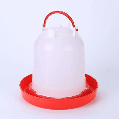 Cina Bevitore automatico di acqua per animali da pollame per pollo, bevitore automatico di pollame bevitore di pollo in plastica in vendita