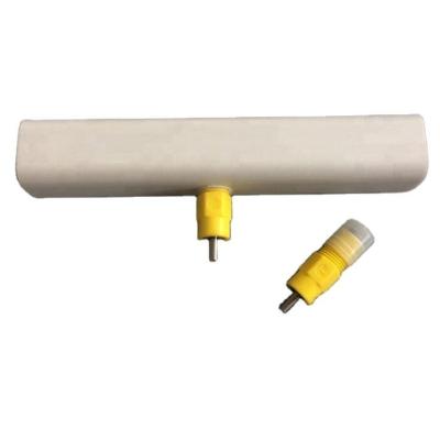 Cina Abbeveratoio per capezzolo d'acqua in PVC per pollo per pollame Tubo quadrato per sistema di abbeveraggio per allevamento di quaglie di anatra da carne di pollame in vendita