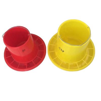 Cina 10KG 15KG Plastica Pollo Alimentatore Acqua Pollo Linea di Alimentazione Parti in vendita