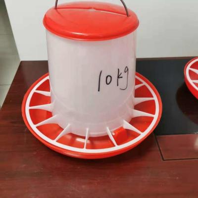 Cina Nuovo design più recente mangiatoia per pollame in plastica con vassoio di alimentazione automatico in vendita