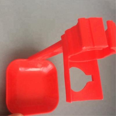 Cina Sistema di abbeveraggio automatico per capezzoli Sistema di abbeveraggio automatico per pollame in vendita