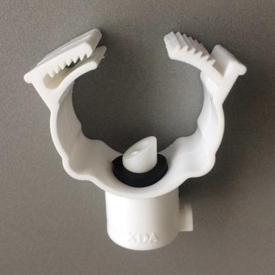 Cina Valore automatico della palla dell'attrezzatura del pollame Bevitore di plastica del capezzolo da 360 gradi con la clip di ABSPP per il sistema bevente in vendita