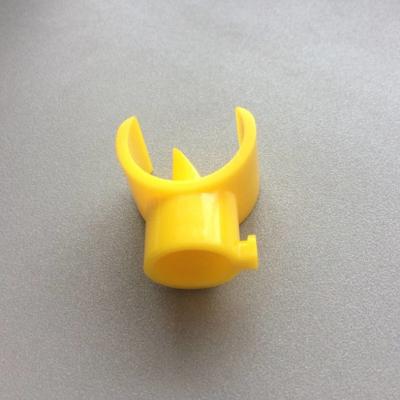 Cina Valore automatico della palla dell'attrezzatura del pollame Bevitore di plastica del capezzolo da 360 gradi con la clip di ABSPP per il sistema bevente in vendita