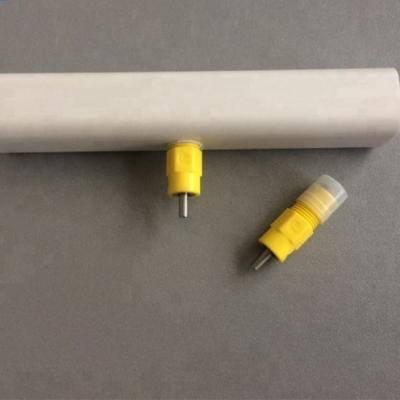 Cina abbeveratoio di pollo per linea di abbeveraggio automatico in plastica per pollame da allevamento in vendita