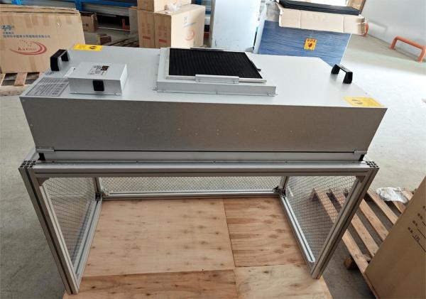 Quality Efficiency Laminar Clean Bench with SUS304 Stainless Steel Aluminum 110V/220V Operated. for sale