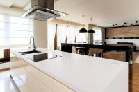 China Prefabricated White Engineered Quartz Countertop Slab 3000x1400mm 20mm Thick for sale