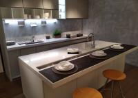 China Stain Resistant 15mm Beige Engineered Quartz Stone for Vanity Top Countertop for sale