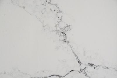 China 15MM polierte kundenspezifischen weißen Carrara-Quarz-Stein mit Küche Countertop zu verkaufen
